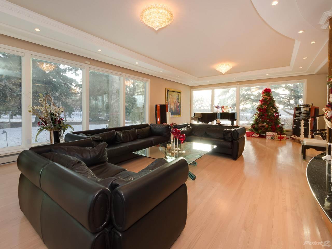 7 Acre Edmonton Estate With Options To Develop – Luxury Residence