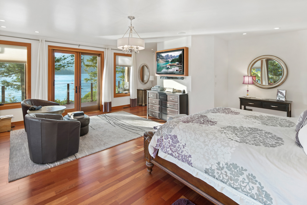 Goose Landing Lodge On Stuart Island In BC For Sale – Luxury Residence