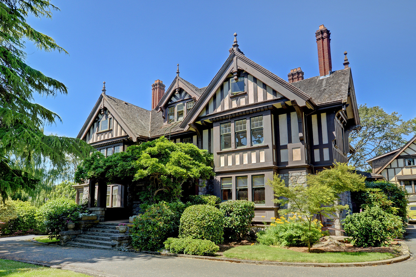 Illahie Tudor Mansion In Victoria’s Rocklands For Sale – Luxury Residence