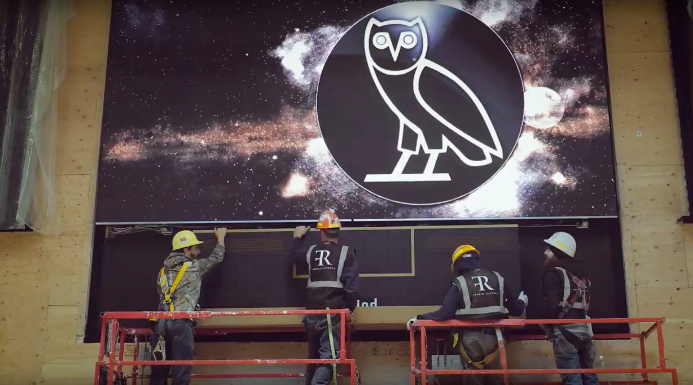 Drake’s Bridle Path Home In Toronto Has An Amazing Basketball Court ...