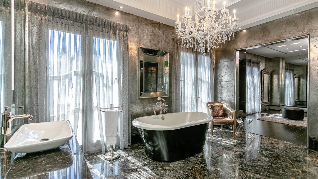 The Saint George Manor In Mississauga Is For Sale – Luxury Residence